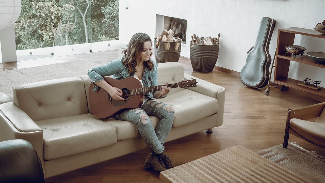 Daniela Firme lança seu novo EP com show no Clube do Choro | EixoBSB