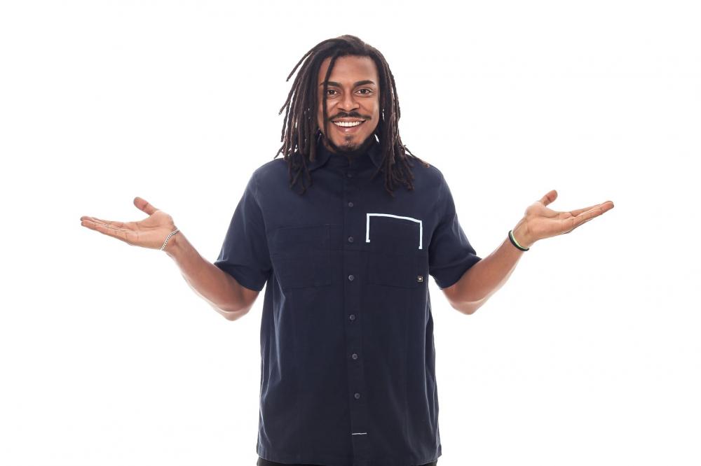 Stand-up: Santo Bar recebe o comediante Jhordan Matheus | EixoBSB