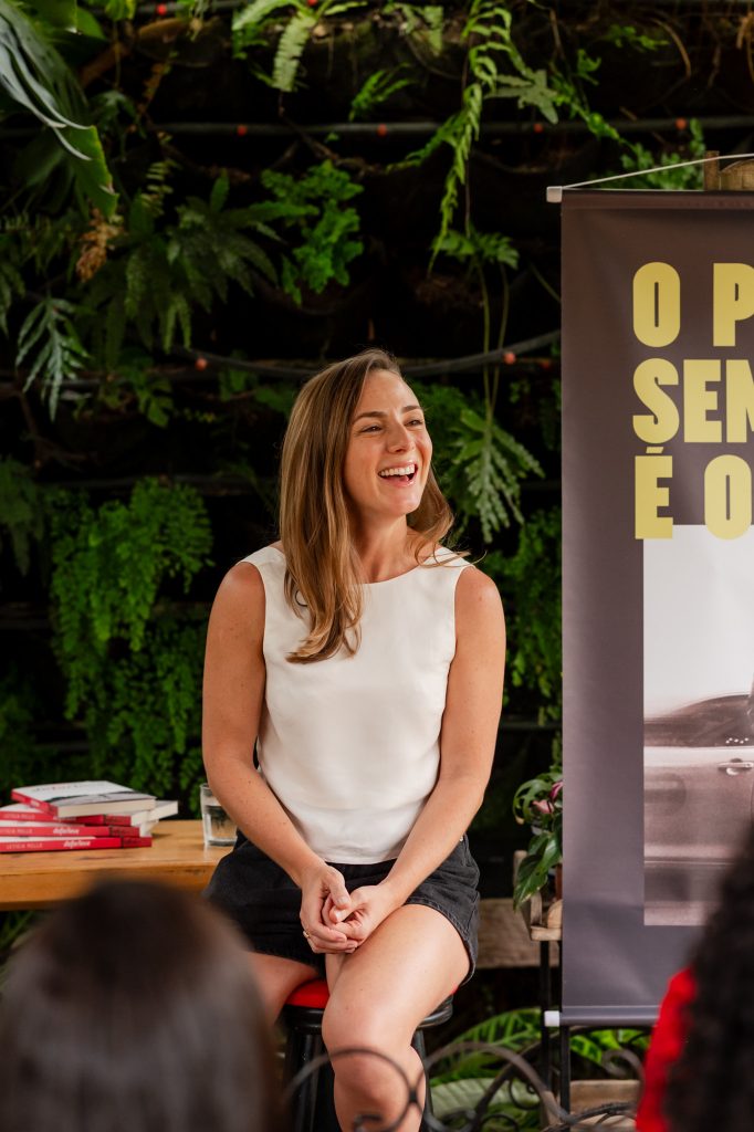 Brasília recebeu o lançamento do novo livro de Leticia Mello | EixoBSB